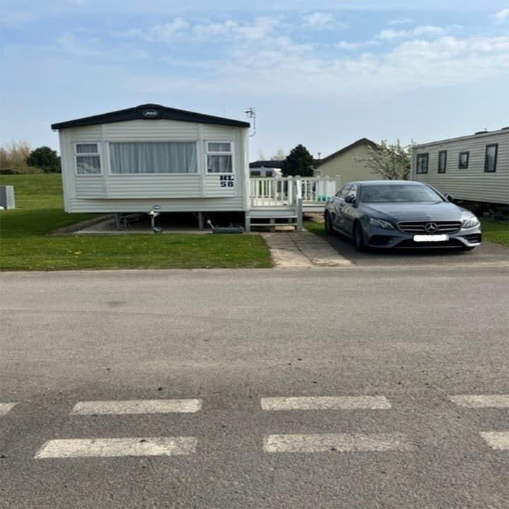3 Bed 2 Bath Static Mobile Home On  Fantastic Park - Sutton on Sea