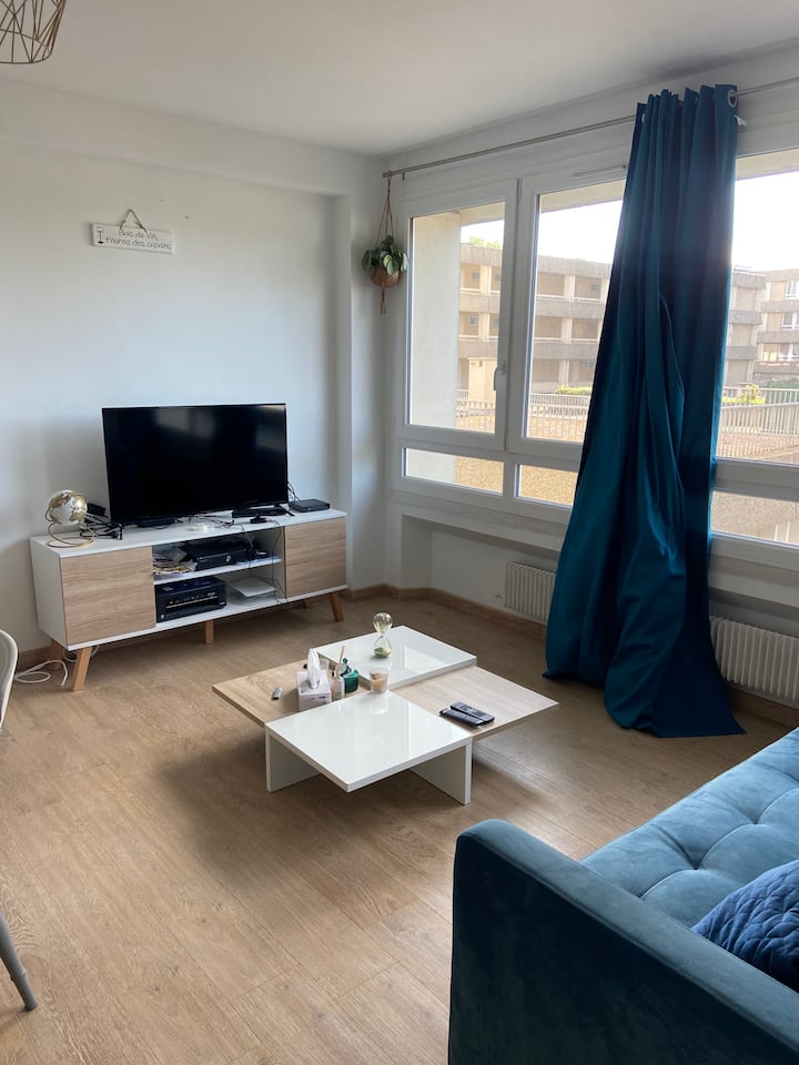 Herouville : Logement Lumineux Et Spacieux - Mondeville