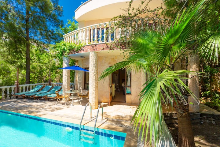 Kalkan Merkezde Deniz Manzaralı 2+1 Villa- Daisy - Kalkan