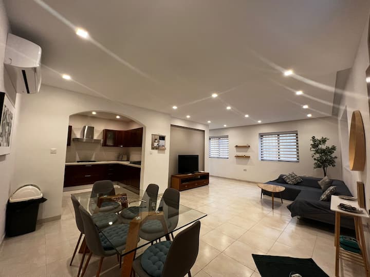 Spacious, Central & New 3-br Apartment. Wifi & Ac - Malta