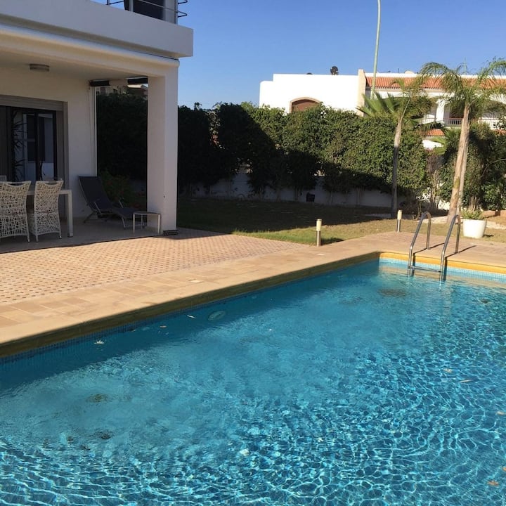 Cheerful 5 Bed Villa With Pool - Agadir