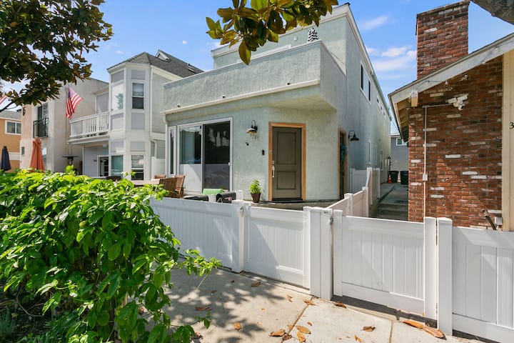 Beach Ray - Newport Beach, CA