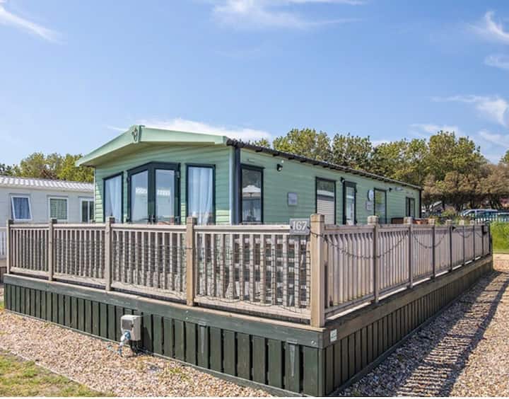 Modern Static Caravan Only A Short Walk To Beach - Lowestoft