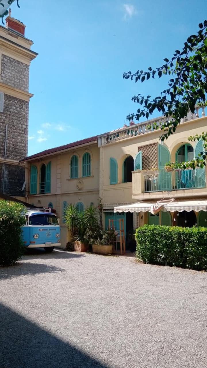 House With Patio, 5 Minutes Walk From The Beach - Nice