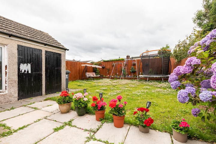 Our Family Home For You With 3 Beds And 2 Bedrooms - Cardiff
