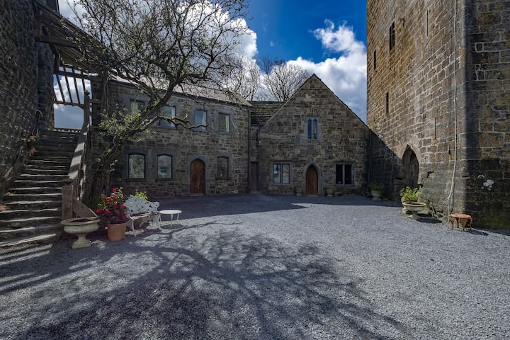 Claregalway Castle - Old Mill Room (Ground Floor) - Oranmore