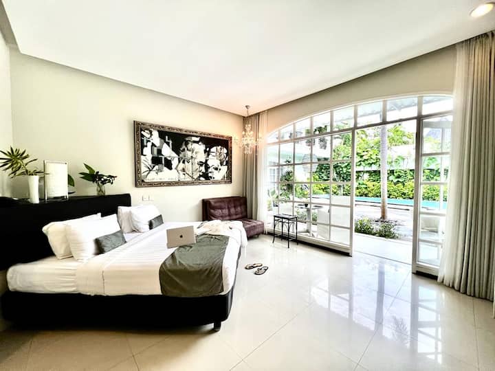 The Pool View Room 3 At Casa Artista - Bali