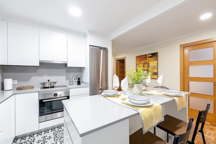Lovely 4-bedroom Apartment In Vigo - Vigo