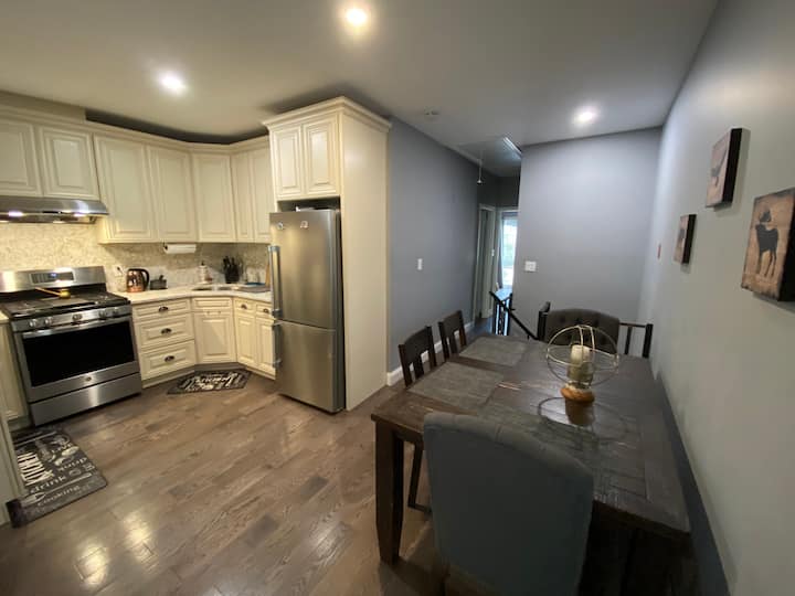 Cozy And Private 2 Bedroom Home In Queens - Great Neck, NY