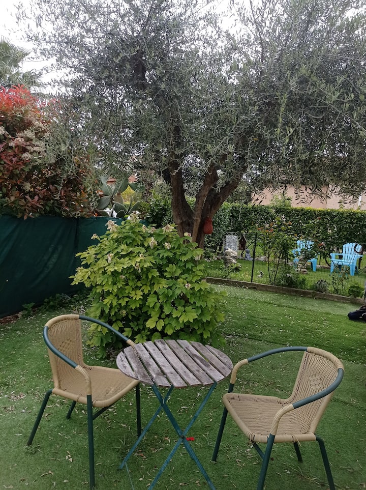 Studio Indépendant Dans Agréable Maison De Ville - Théoule-sur-Mer