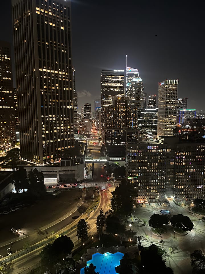 La Skyline View Prime Location 1bed & 1bath Condo - Los Angeles, CA