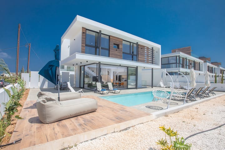 Villa Elvy, Brand New,elegant 4bdr Villa With Pool - Cyprus