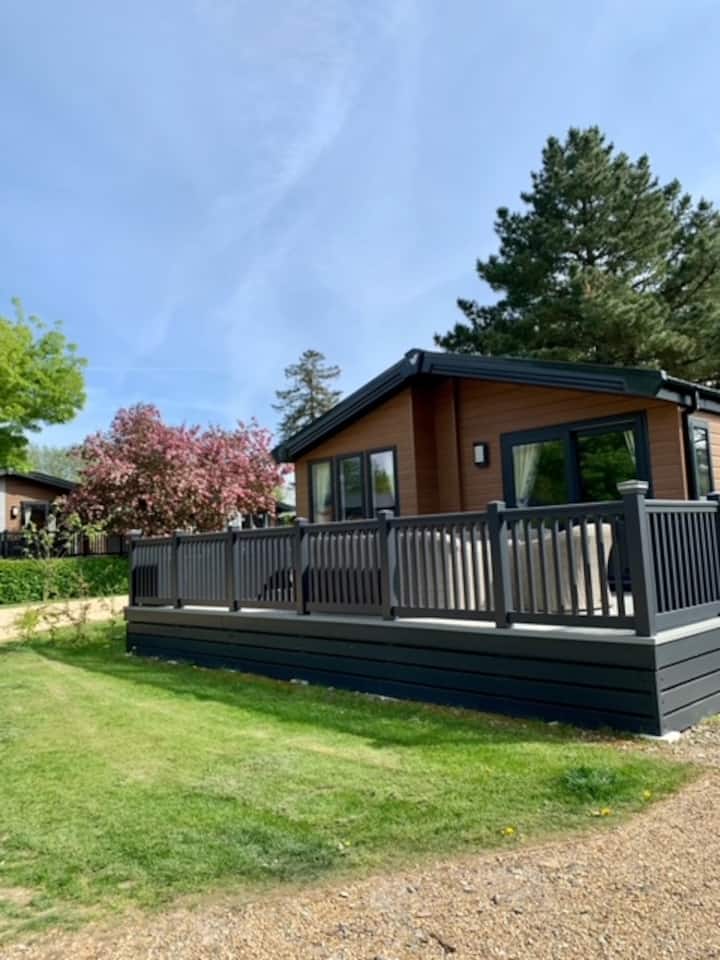 Luxury Large 3 Bedroom Lodge At Sandy Balls - Wiltshire