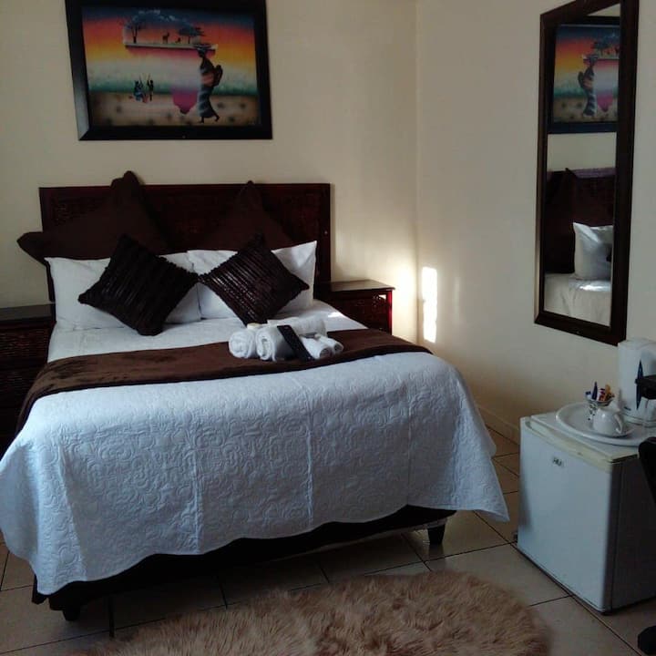 Welcome To Khasimas Guesthouse Bed And Breakfast - Emalahleni