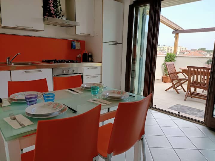 Lovely Penthouse Near The Sea With Parking - Porto Recanati