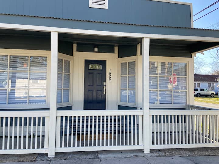 Le French Maison...a Little Taste Of Louisiana - New Iberia, LA