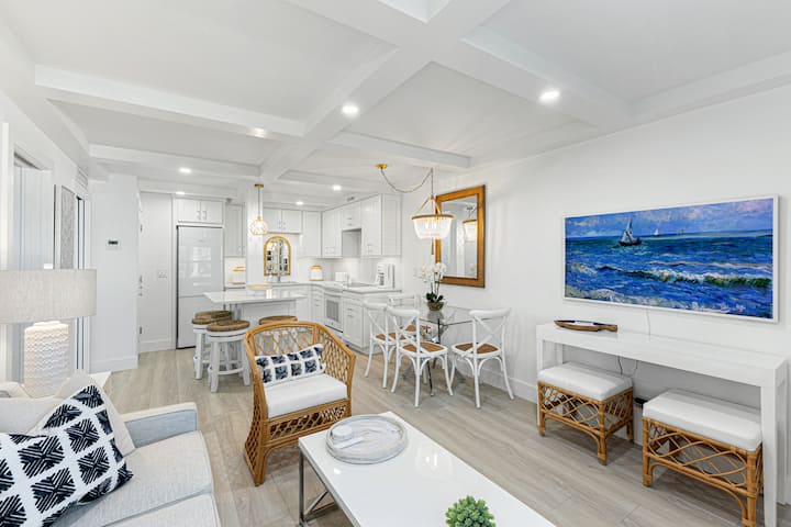 Beautiful 2-bed Steps To Naples Beach & Downtown! - Naples Beach, FL