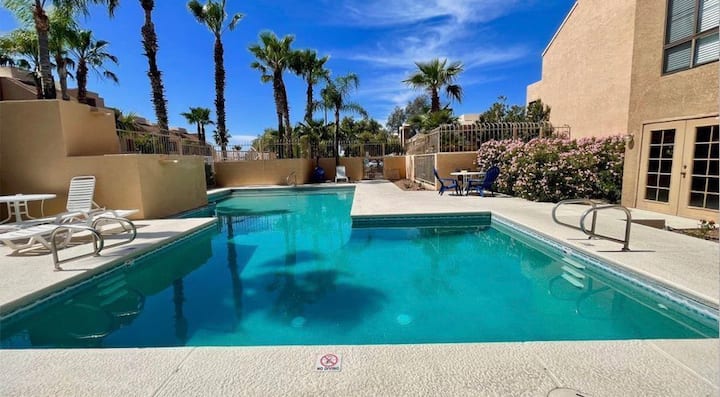 2bed, 2bath Condo With Pool In Catalina Foothills - Tucson, AZ