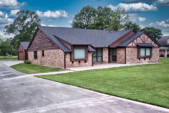 Serene 4 Bedroom Home Short Walk To Galveston Bay. - Seabrook, TX