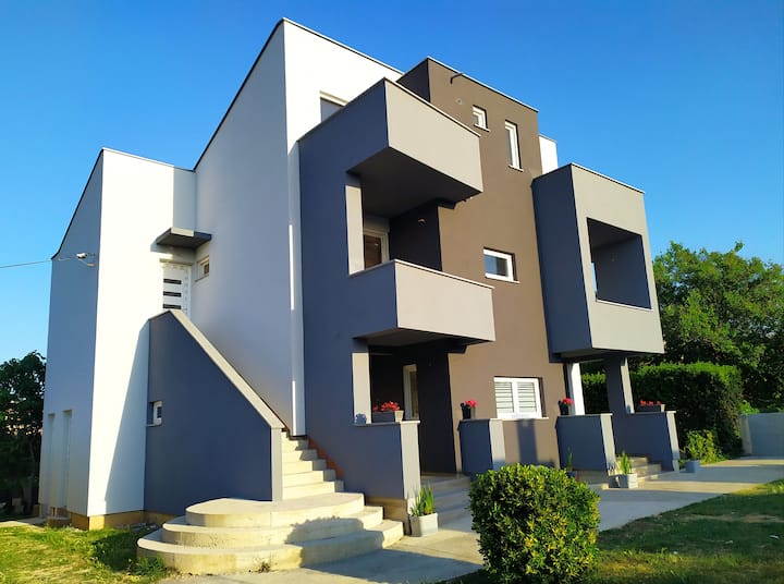 Jednosobni Apartman 3+2 Sjever - Nin