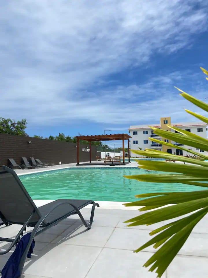 2br Caribbean Style / Pool, Parking & Backyard - Punta Cana