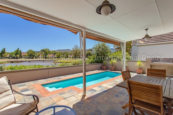 Golf Villa In Cape Winelands - Paarl