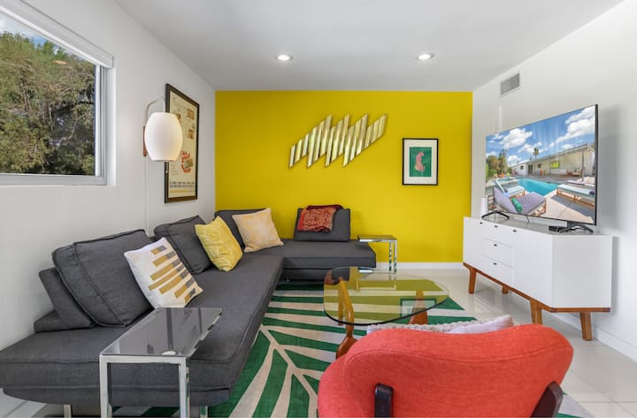 Colorful Midcentury Home W/ Pool & Spa - Palm Springs, CA