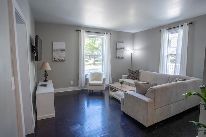 Spacious 3 Br Near Washington Park - Springfield, IL