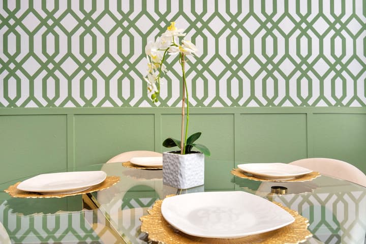 Oliviaskye🤩elegant 2br W/ Pool✨wifi✨prking😍htwnqt - The Woodlands, TX