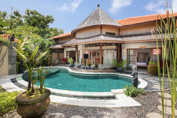 Unique Designed 4br Family Villa At Balangan - Jimbaran