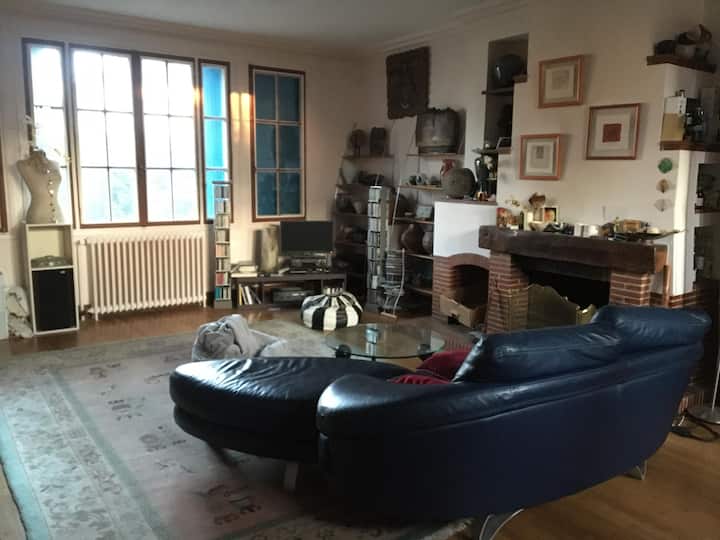 Espace Privé Dans Maison De Charme Avec Jardin - Bourges