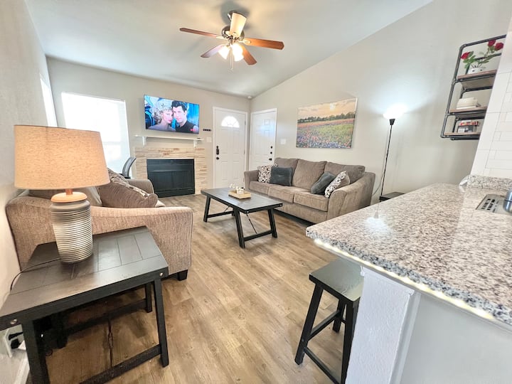 Modern 3/2 Cozy House, Sea World, 6flags, 4 Tvs! - Arcadia Ridge - San Antonio
