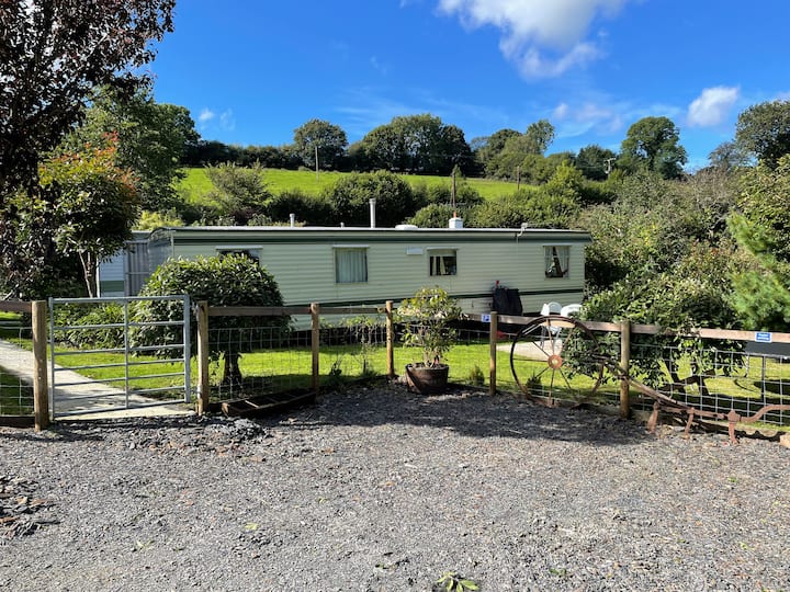 Willow Caravan Coastal Country Retreat - Aberaeron