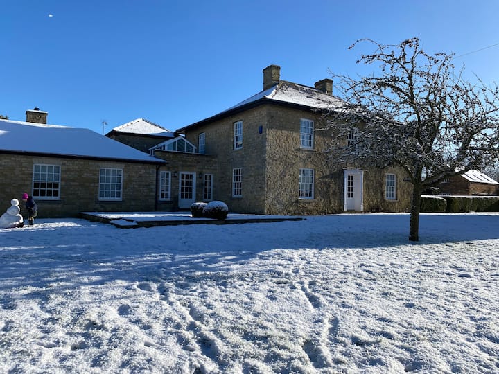 6-bed Farm, 3 Acres, Nr Silverstone, Helipad, Gym - Towcester