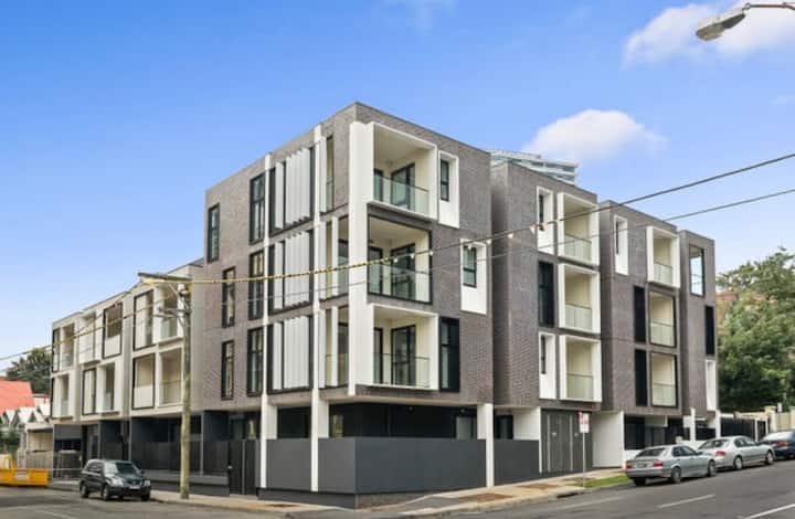 Spacious 2 Bedroom Apartment Unit - St Kilda