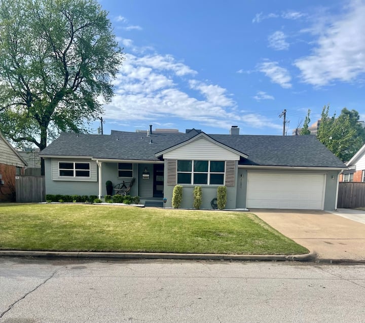 Entire House By 61st & Yale In The Heart Of Tulsa - Tulsa, OK