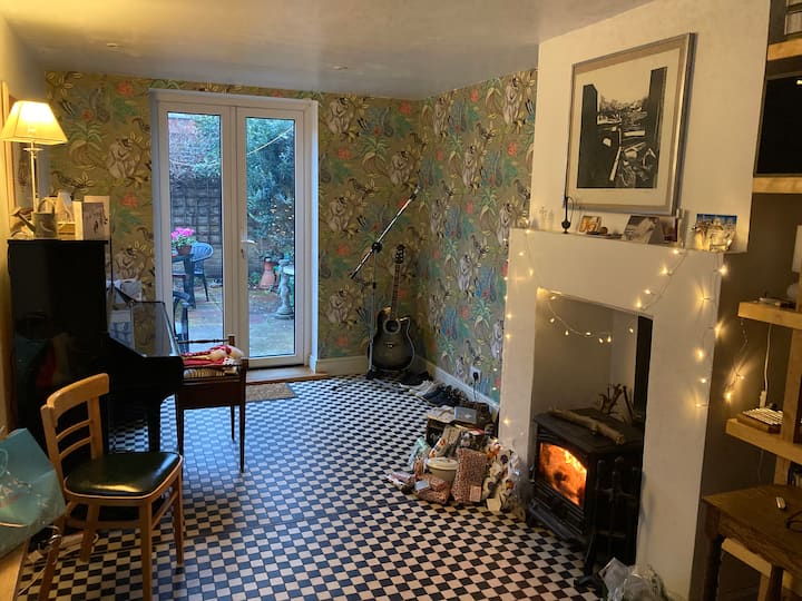 Cosy And Traditional Single Bedroom In Fulham - Fulham