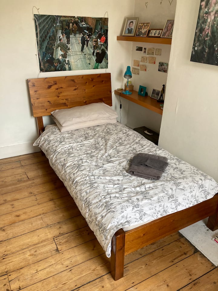 Cosy And Traditional Single Bedroom In Fulham - Fulham