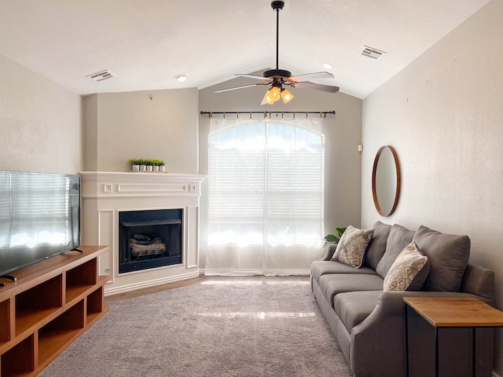 Quiet & Cozy Stay Minutes From Good Food And Drink - Fayetteville, AR