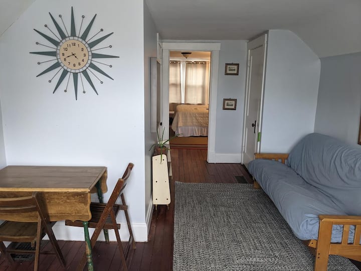 Simple 1 Bedroom Space, W/ Easy Parking. - Cincinnati
