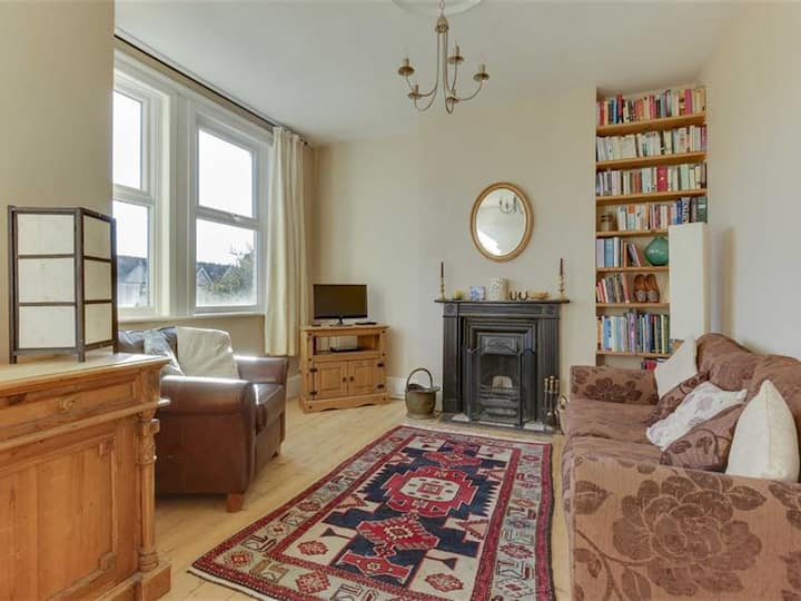 1 Bed 2 Reception Flat W/garden, 8-10 Mins To Tube - Enfield