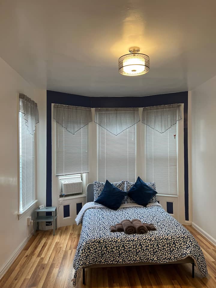 Lovely Room For Rent With Shared Bathroom - New York