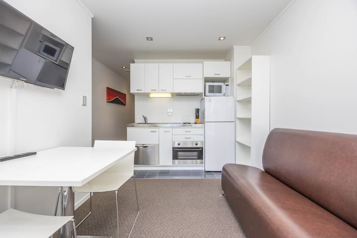 10th Floor 2 Bedroom Apt With Access To Small Gym - Auckland