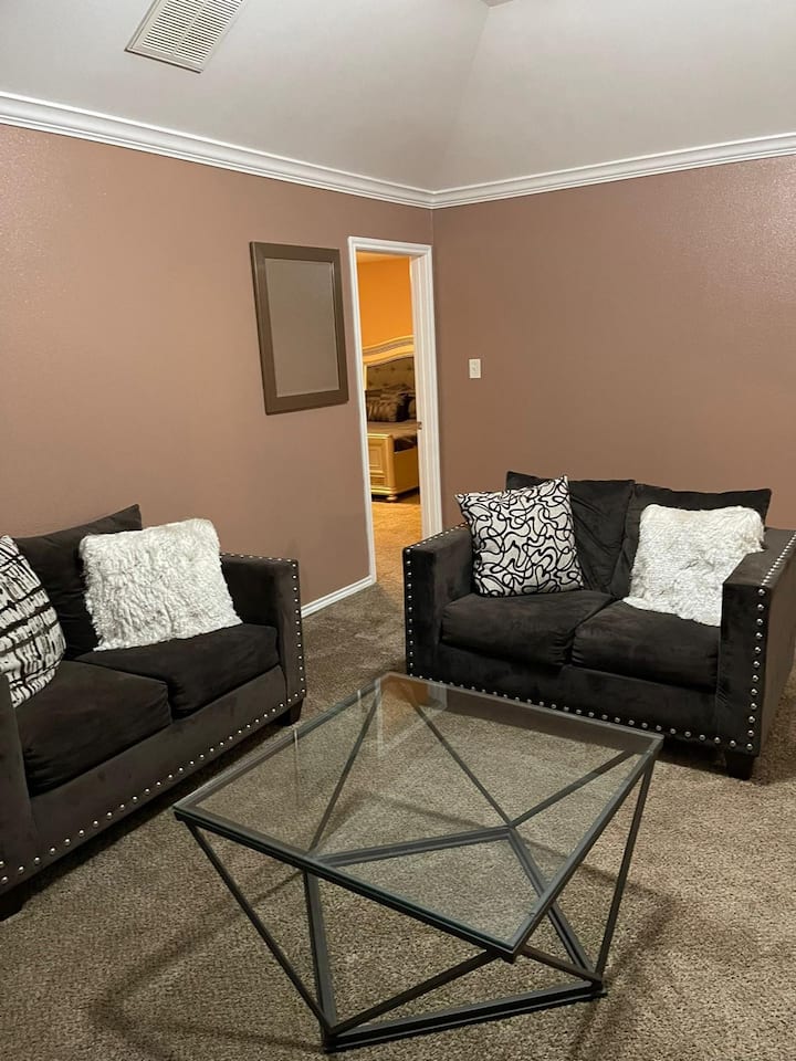 Cheerful 3-bed Home With Hot Tub - Mesquite, TX