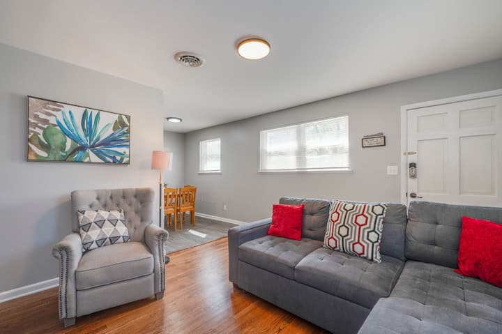 3br Newport News Home, Perfect For Shipyard Access - Hampton, VA