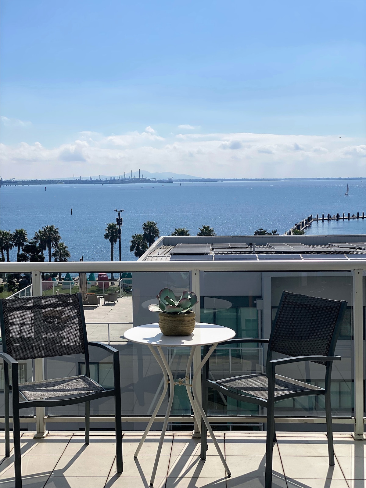 Waterfront Apartments: Bay View Apartment (4706) - Apartments for Rent ...