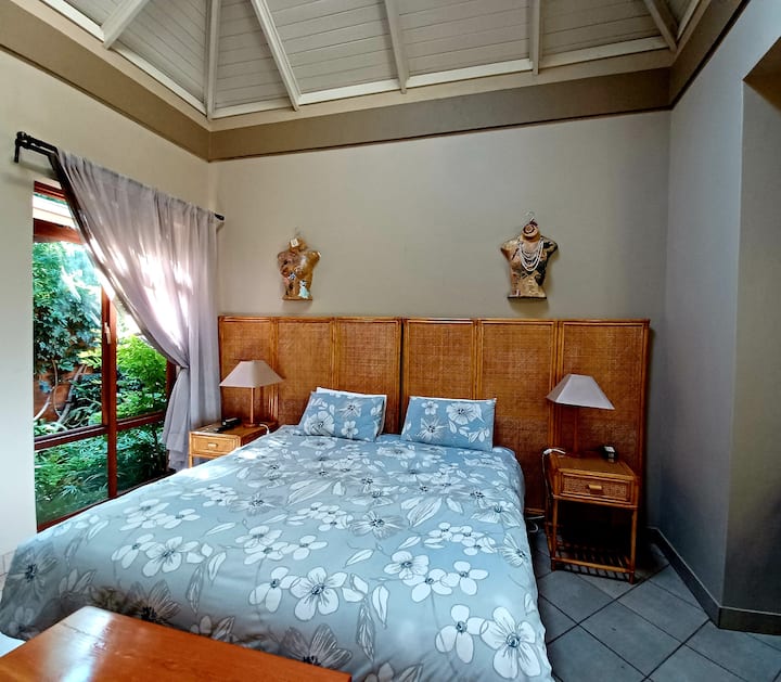 The Studio, Romantic Sky Lit Room For 2 - Rayton