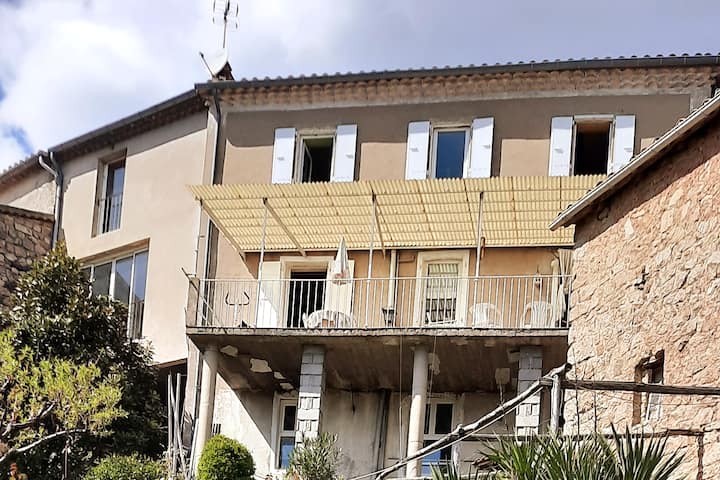 Maison De Village Avec Jardin Et Vue Imprenable - Thueyts