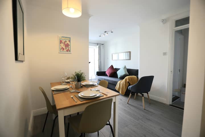Lovely 1 Bedroom Condo With Garden Facing Terrace - Dublin