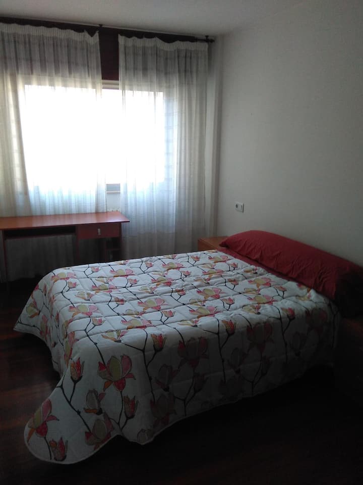 Habitacion En Camino Portugues. Piso Nuevo - Brión